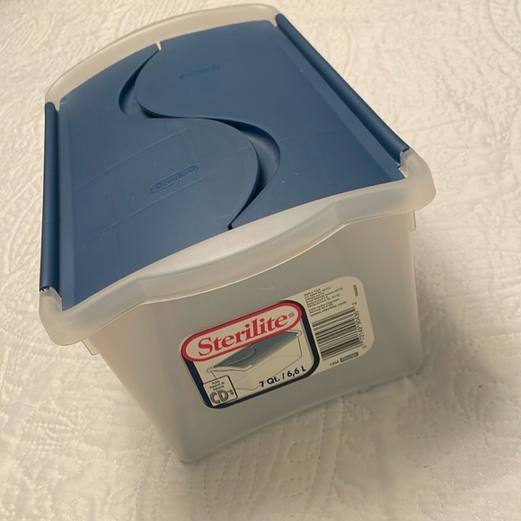 Sterilite | Storage & Organization | Sterilite Double Hinged Blue Lid ...